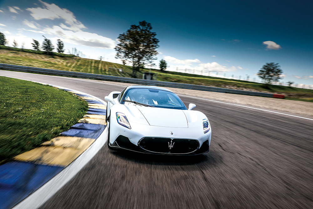 예술적 엔지니어링의 걸작 MC20